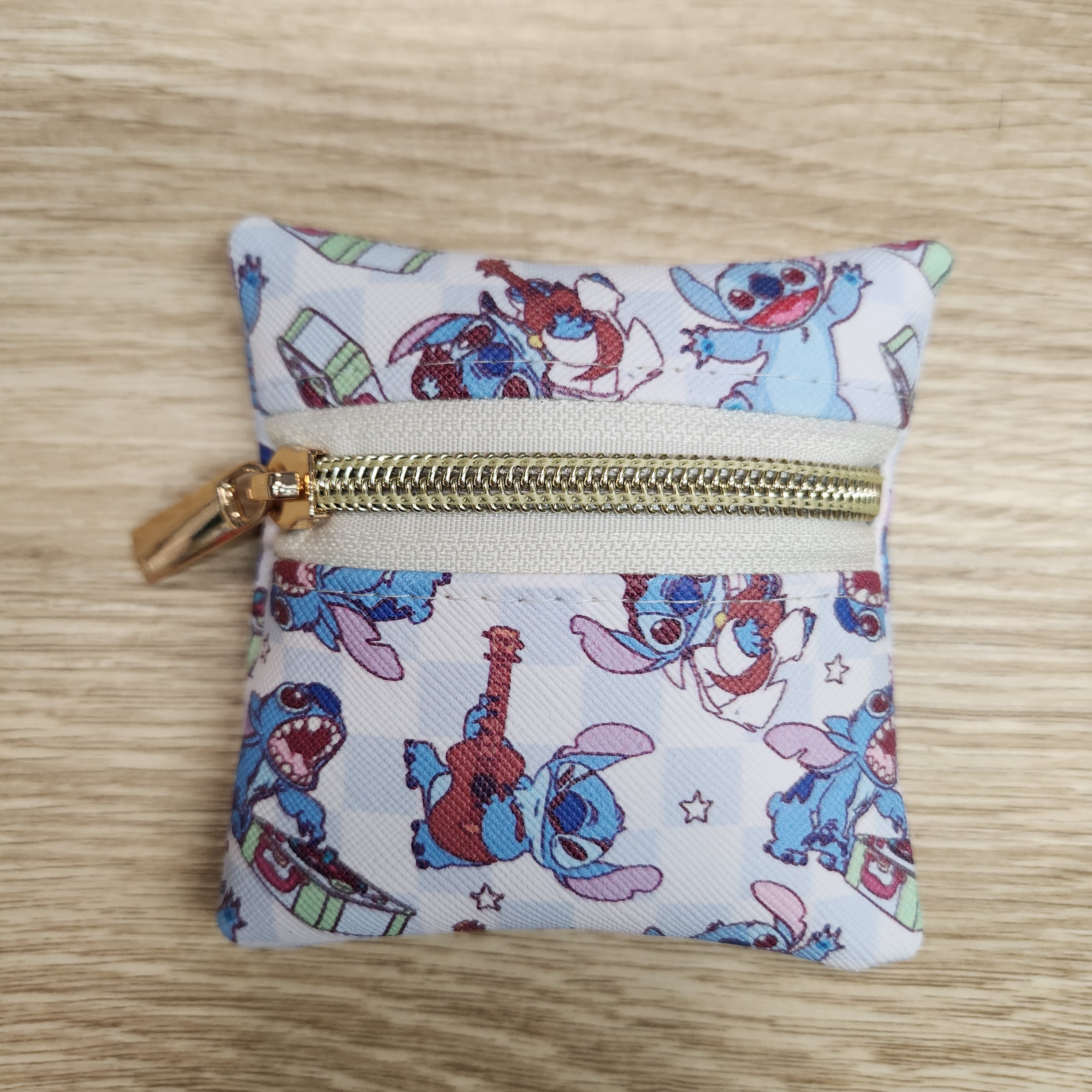 Aliens checkered petite pouch – Made by Erillant