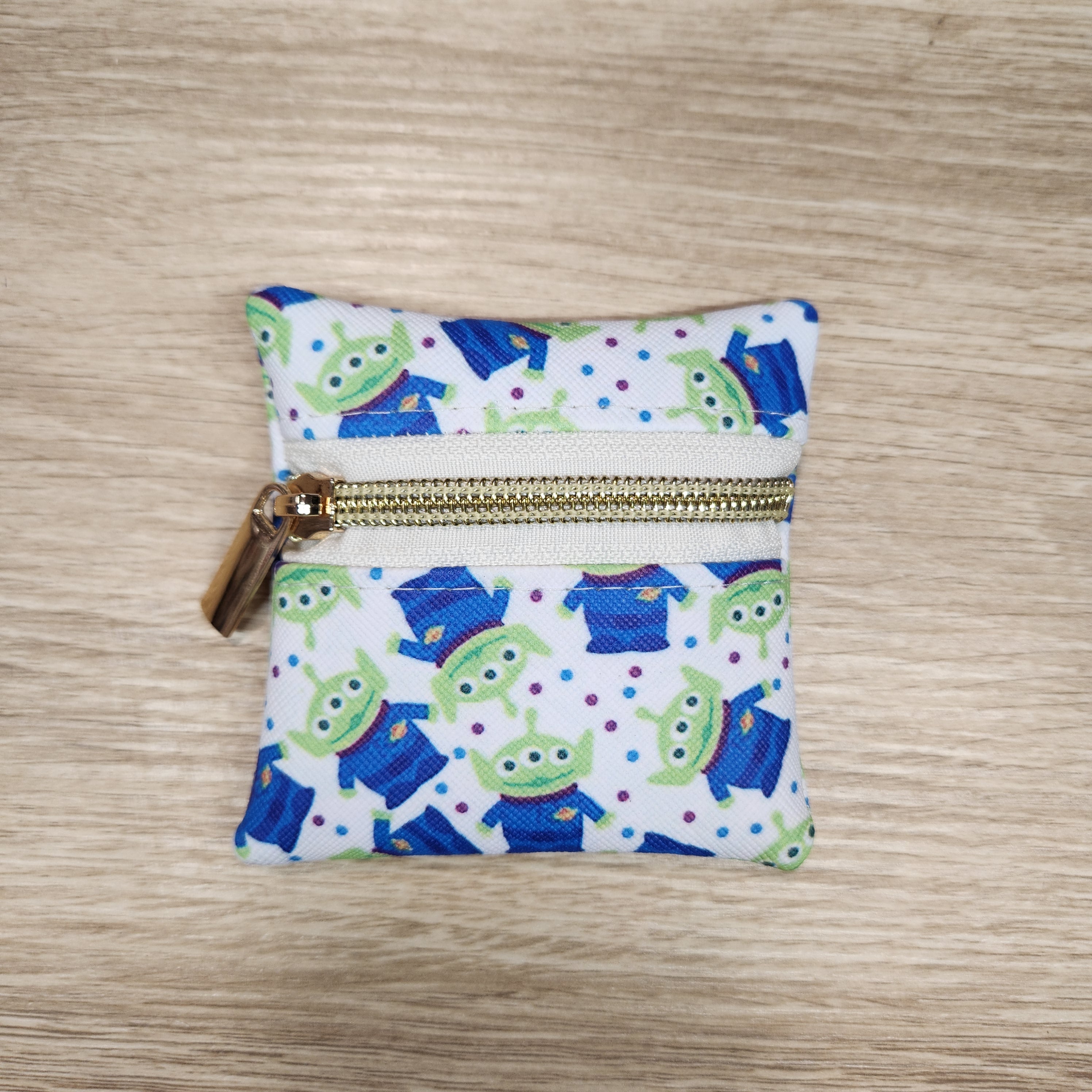 Aliens petite pouch – Made by Erillant
